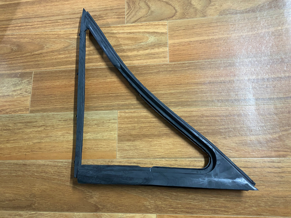 Front Left Quarter Vent Rubber Seal XR XT XW XY – Early Falcon Spares