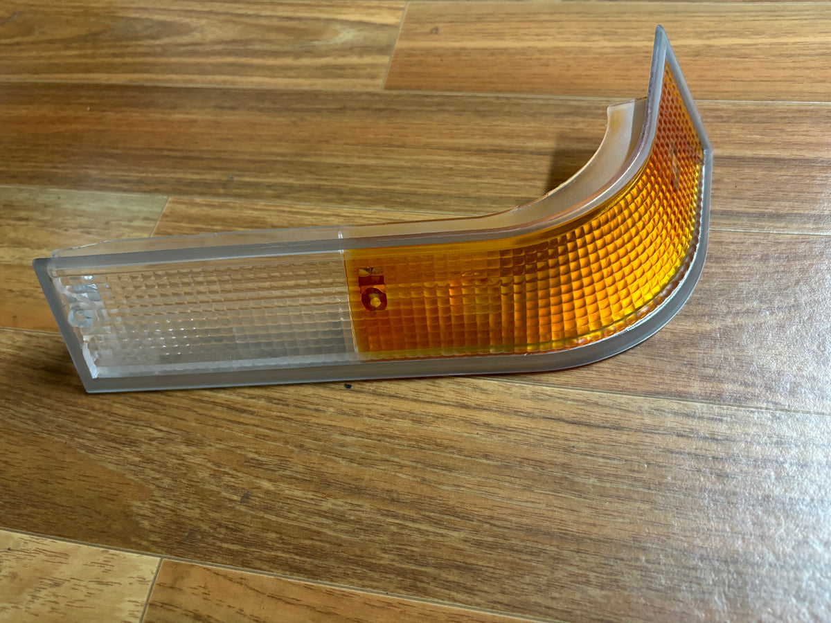 XB Front Indicator Lens Right – Early Falcon Spares