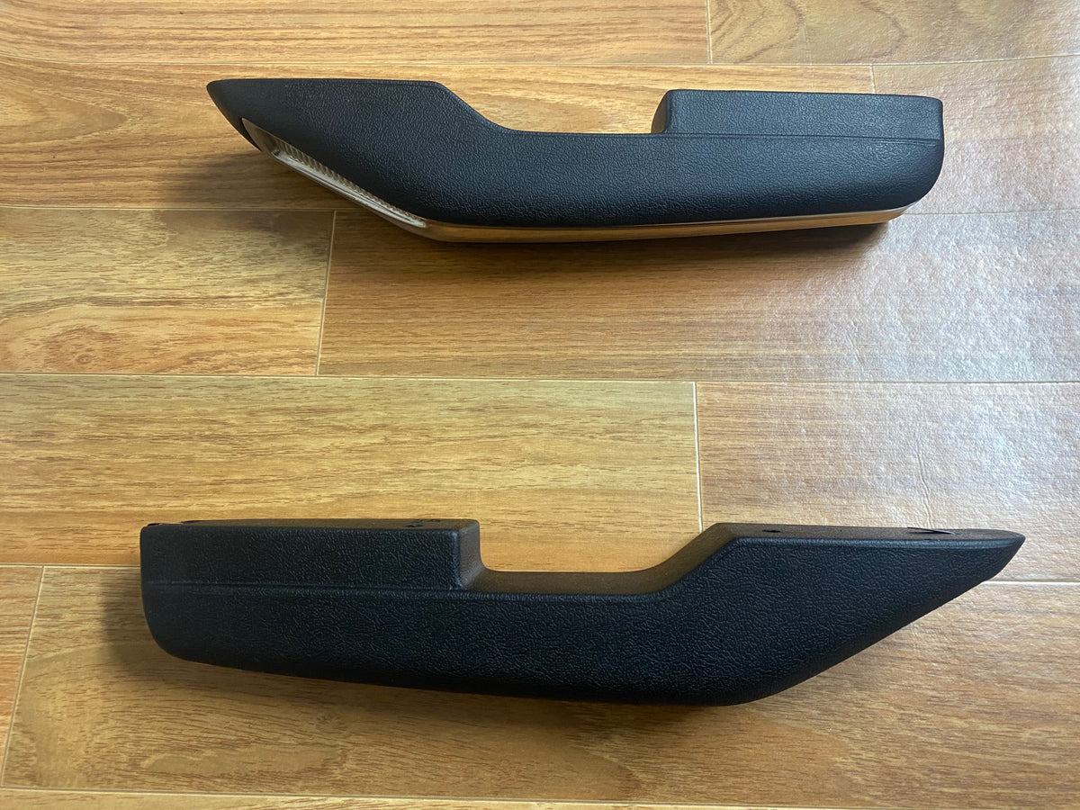 New XM XP Coupe Hardtop Black Arm Rests Pair – Early Falcon Spares