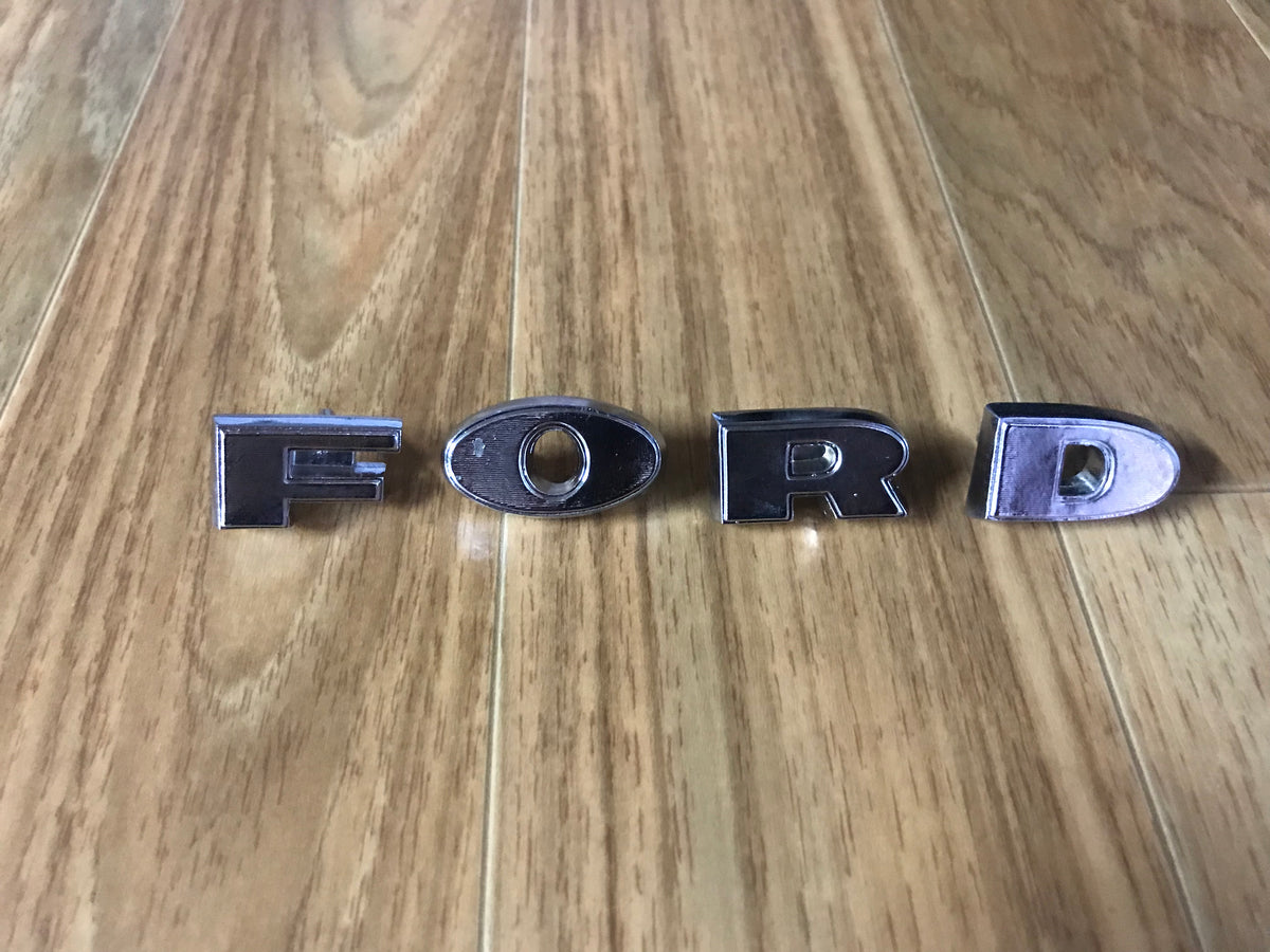 Bonnet Badge FORD Set XK XL XM XP – Early Falcon Spares